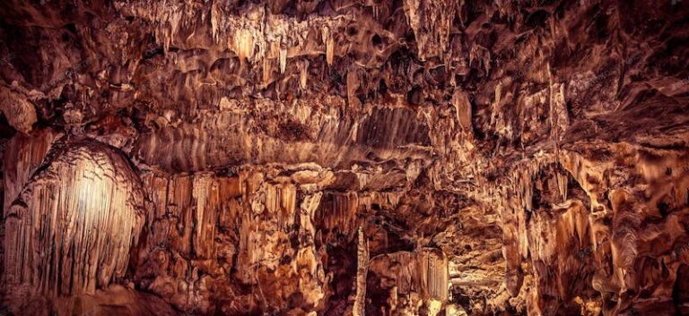Les grottes de Cango - vieilles de 4.5 milliards d'années | Afrique du ...